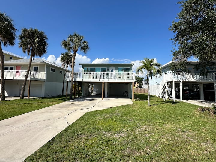Newly Renovated Beach Cottage - Fort Myers Beach, FL