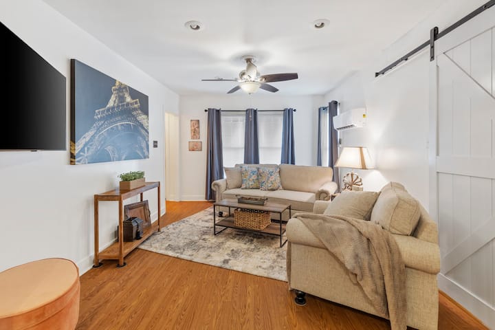 Charming Cottage In Lake Charles - Lake Charles, LA