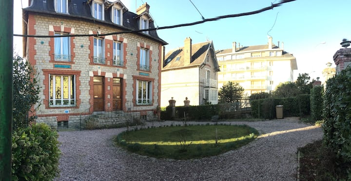 5 Les Hirondelles - Bagnoles de l'Orne