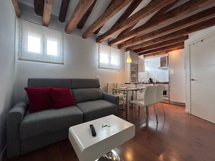 Emblematic Flat In Madrid Central - Madrid