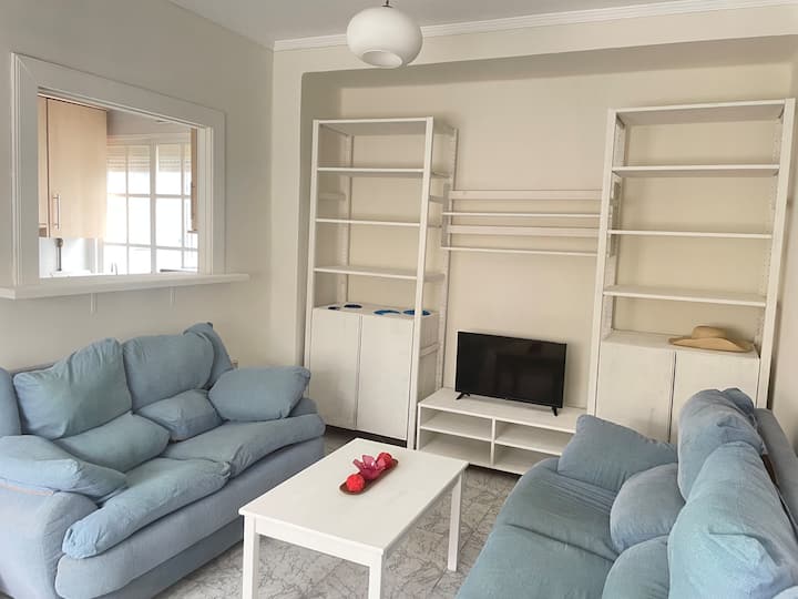 Habitación Para Estudiante En Piso Compartido - Málaga