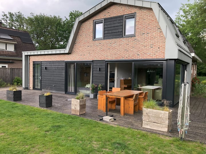 6 Persoons Woning, 2 Terrassen, Wifi, Laadpaal - Zwolle