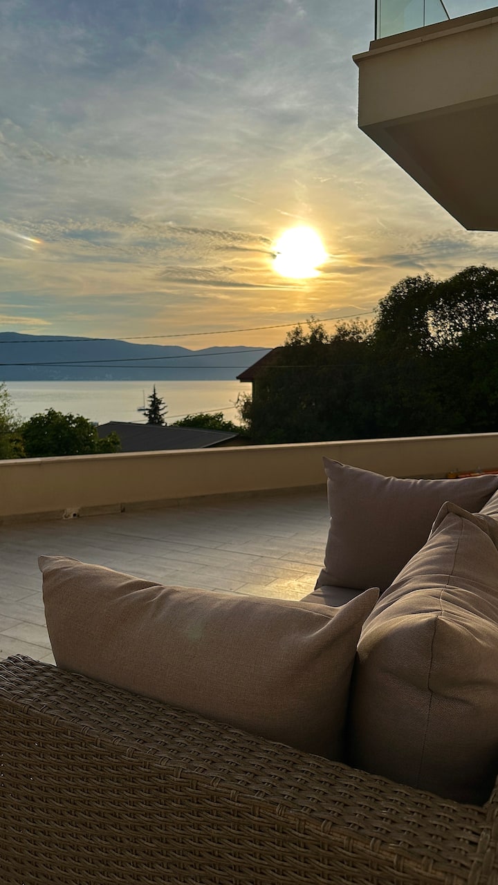 Cozy Apartment With Sea View - Montenegro