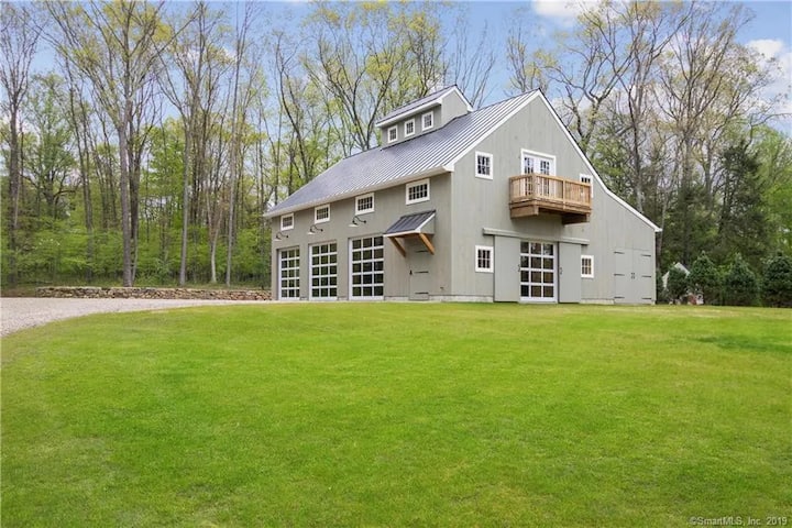 Long Mountain Party Barn - Connecticut