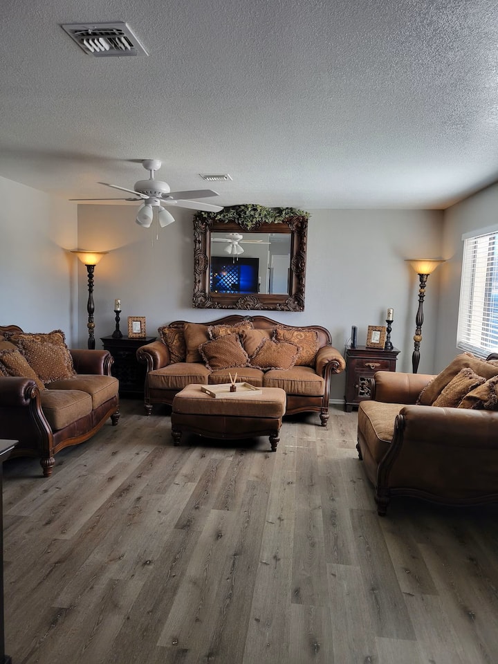 Cozy 3 Bedroom Home, River Close - Fort Mohave, AZ