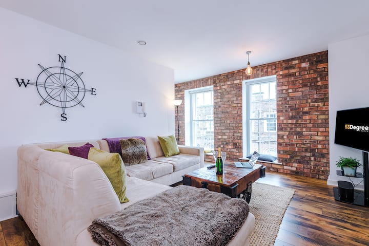 New! Stunning City Centre Flat, Amazing Location! - Cheshire