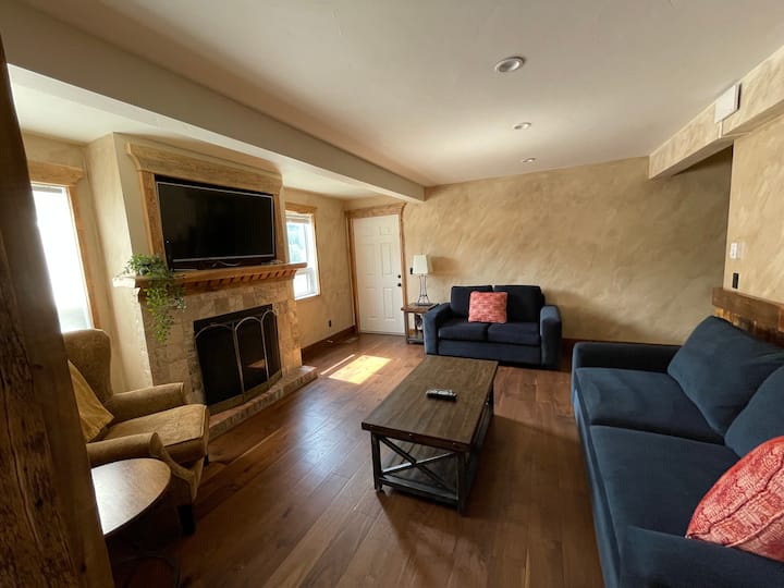 Yam 13-2 Bedroom Condo With Bunk - Canmore