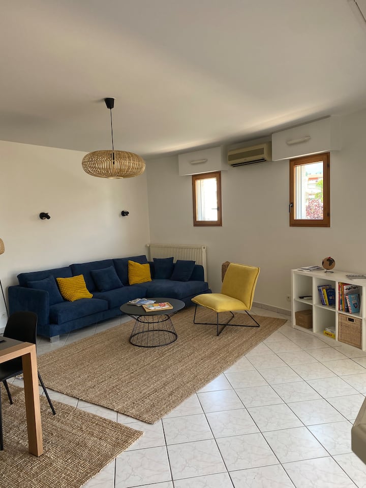 Steps From Lake & City/2 Bedrooms/80m2/private Pkg - Annecy