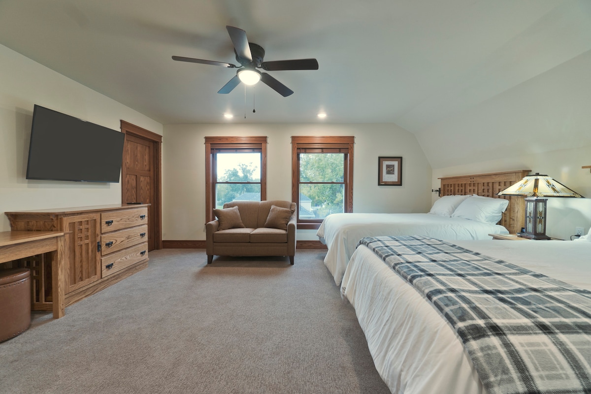 Room 301 "Beta" 2 Queen Beds - Airbnb