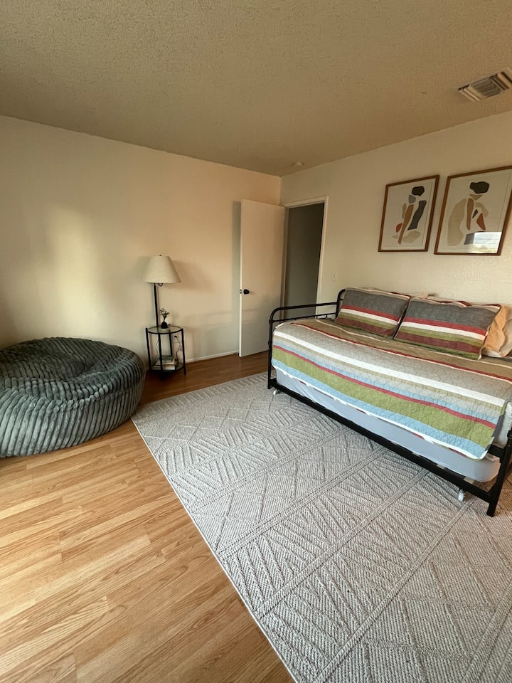 Cozy Spot In The Ie - San Bernardino, CA