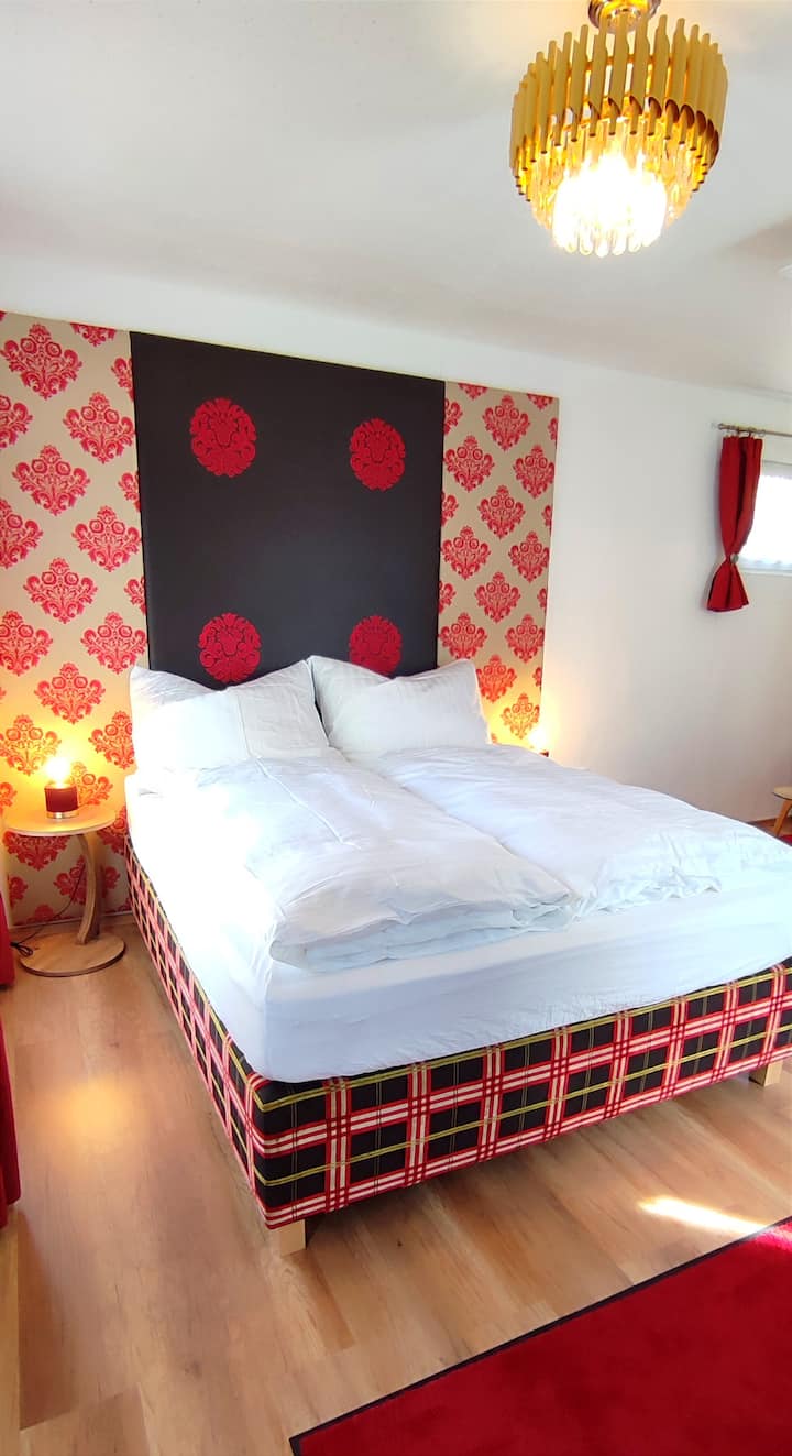 Superior Tinyhouse Black - Sopron