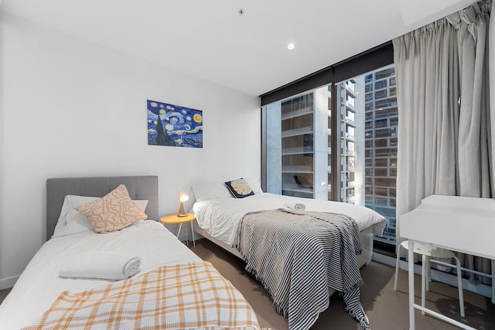 17tz-stunning Apt In Premier Location - North Melbourne Railway Station