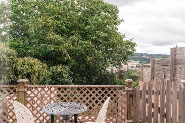 Garden Flat W Bath Skyline Views & Private Patio - Bath