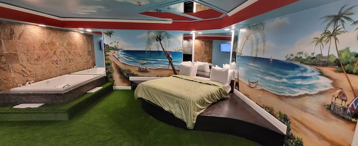 Hawaiian Paradise Suite With Jacuzzi & Fireplace - Harrisburg, PA