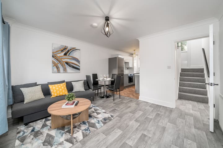 Large House Nr Station 4 Contractors +Free Parking - Gillingham