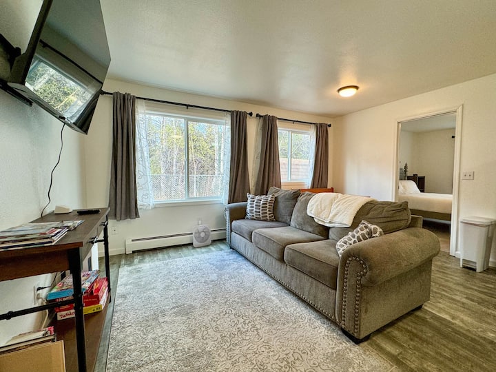 Peaceful 2br, 2ba Central Retreat - Anchorage
