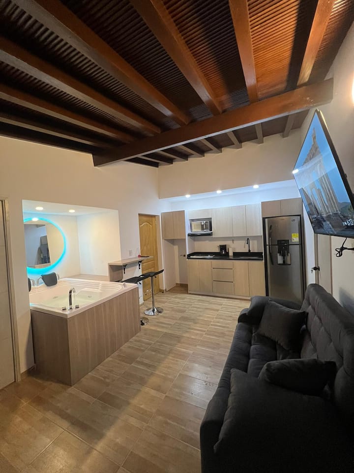 203 Enigmatic Loft With Jacuzzi - Medellín