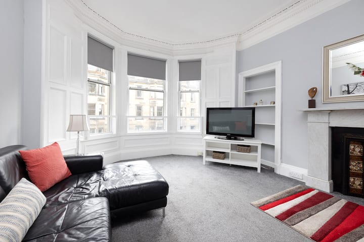 Large 4 Double Bedroom City Centre  Flat - Edinburgh
