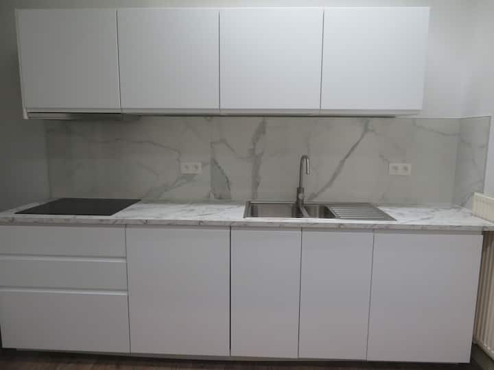 Modern Renovated Flat - Boom
