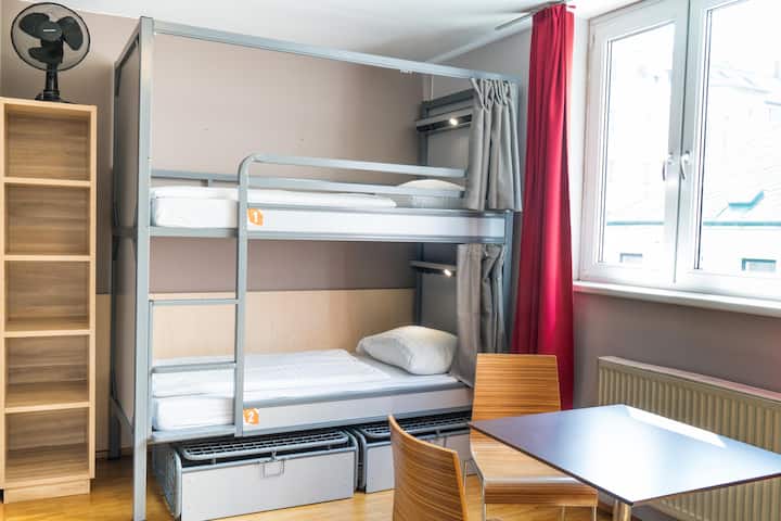 Bed In 4 Bed Dorm Ensuite - Viena