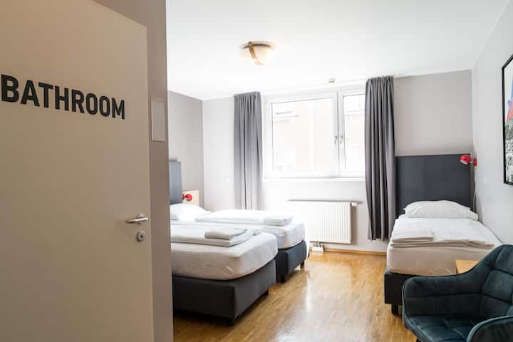 Private Triple Room With Ensuite - 維也納