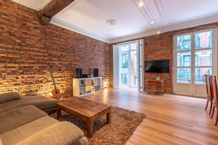 Charming Bilbao Old Town Apartment - Bilbao