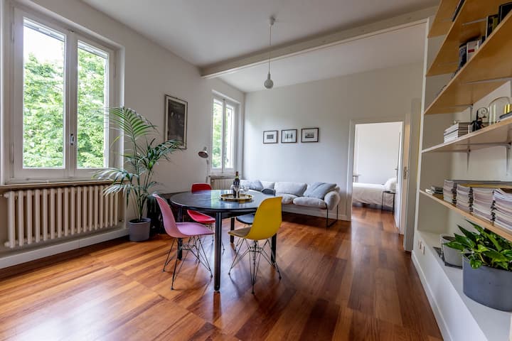 Central Vintage Chic 2bd+1bt - Free Garage - Parma
