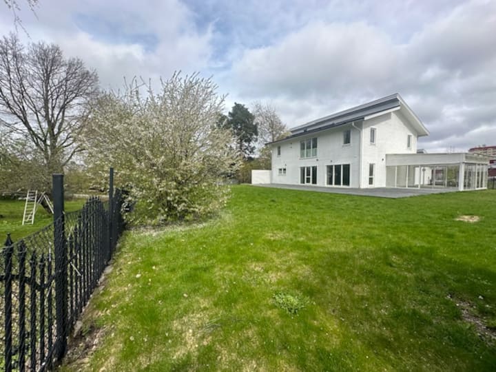 Exklusiv Eget Stort Modernt Hus - Eskilstuna