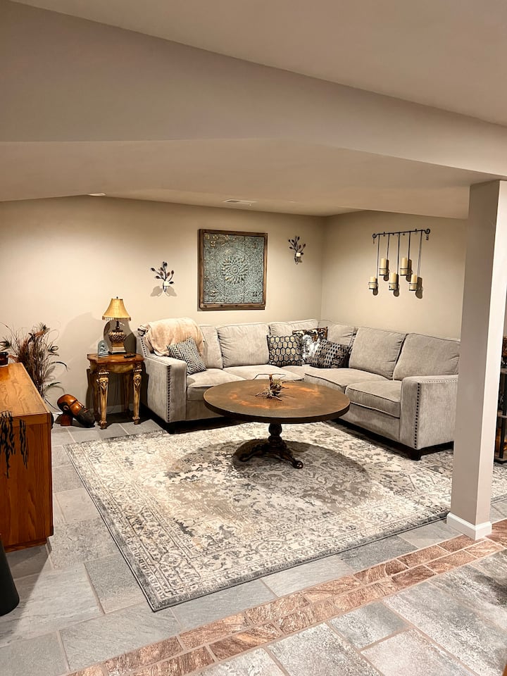 Private Suite! Downtown Madison/university Area - Middleton, WI