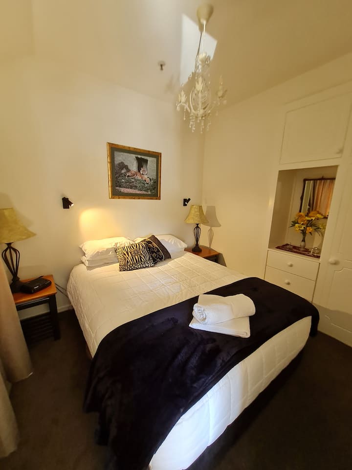 #56 Le Petite Palais - La Voyageur Waterfront Apts - Akaroa