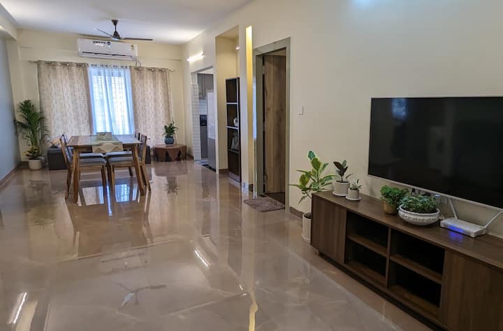 Ultra Spacious 2bhk Private Apartment (4b) • 4 Acs -