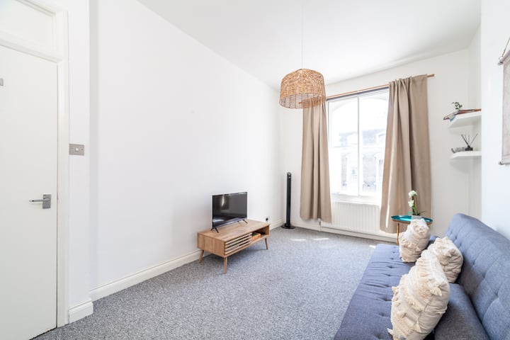 New Listing! 1br Flat In Notting Hill, 1min Tube - Notting Hill