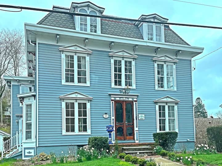 Historic Mystic Home - 5 Min Walk To Downtown! - Mystic, CT