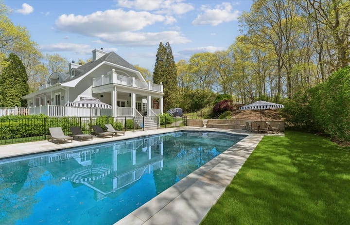 Breathtaking Sag Harbor 5 Bed 6 Bath-heated Pool - The Hamptons, NY