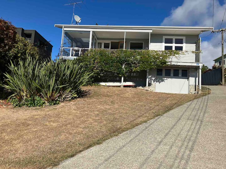 Sun Drenched Beach House. - カイテリテリ