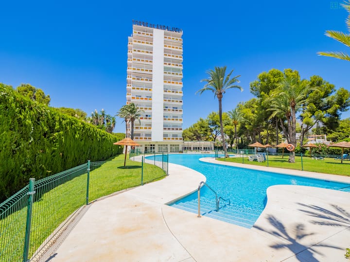 Puerto Banus : Tower Pool Apartment - Marbella