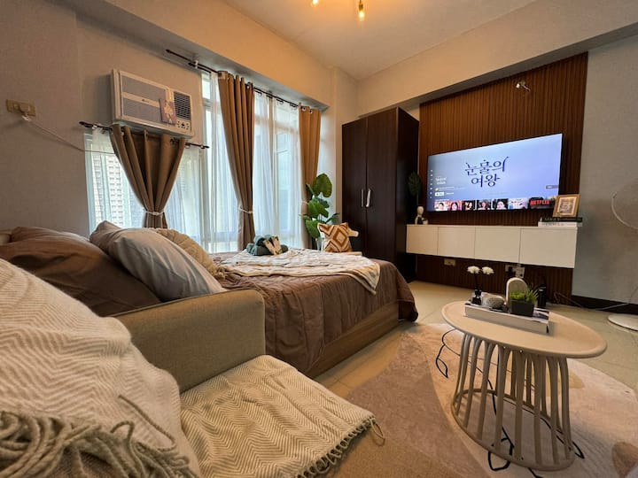 Warm & Homey Studio In Stamford Mckinley - Taguig