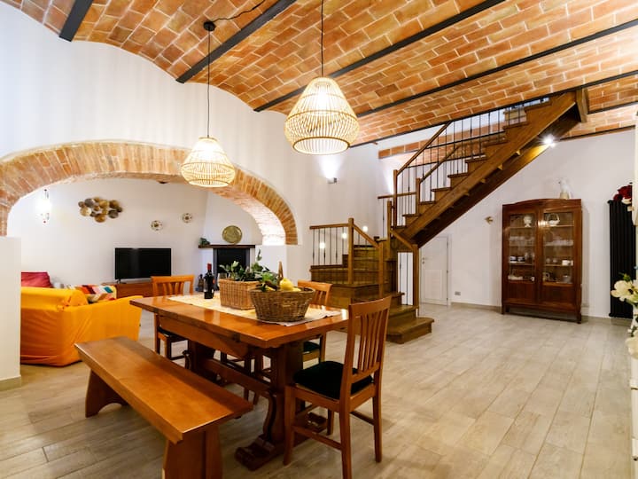 Siena Podere Rural Chic W Private Garden & Parking - 시에나