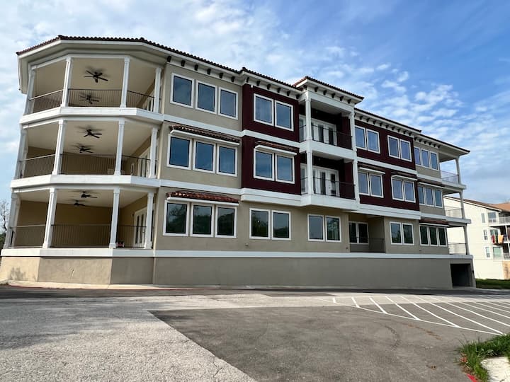 Uptown Riverfront Condos #102 - New Braunfels, TX