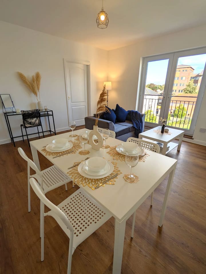 2-bed 1-bath Flat With Parking (Sleeps 4) - Ipswich