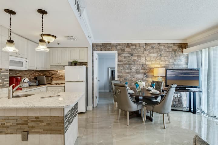 1506 Indoor & Out Pool 15 Fl Lakeview 2br2ba Epic - Orlando, FL