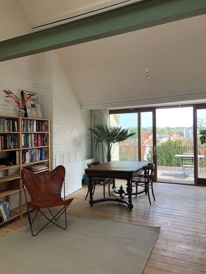 Penthouse Studio In A Family House - Bryssel