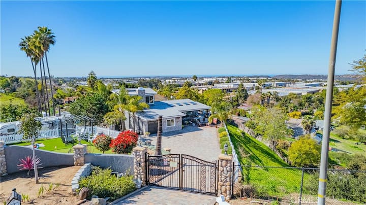Spacious Open Floor With Amazing Panoramic View - San Marcos, CA