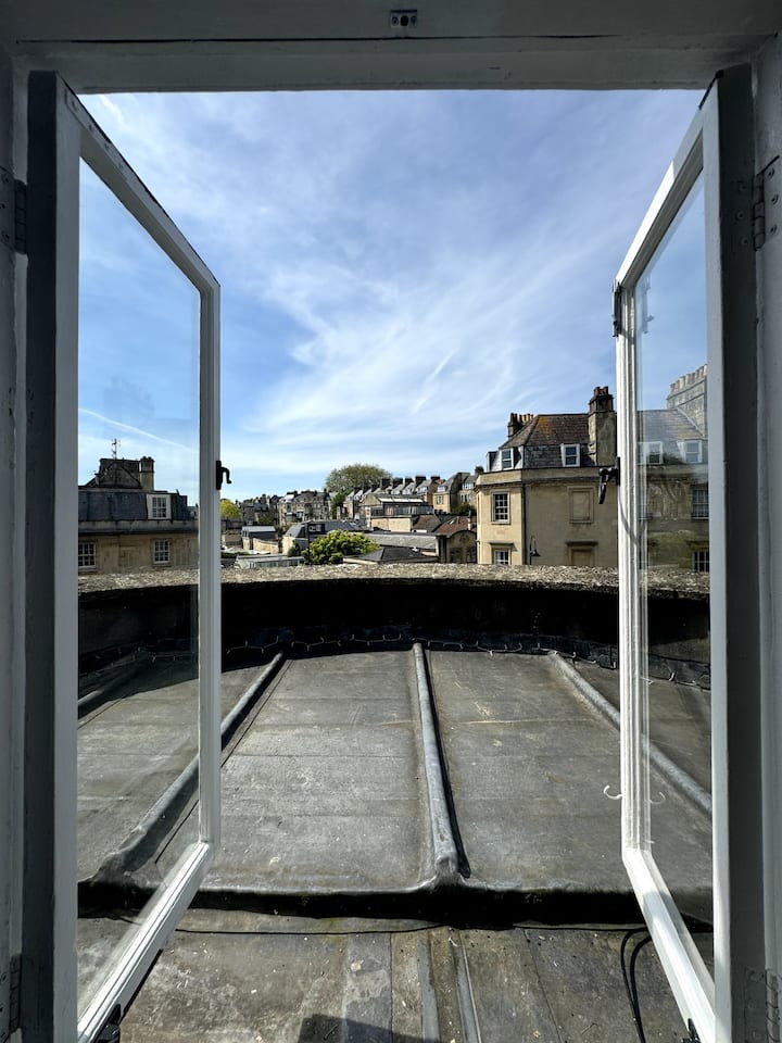 Stunning Rooftop View In Central Bath - Bath