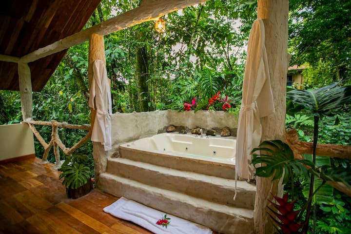 Arenal Tucan With Private Jacuzzi - La Fortuna