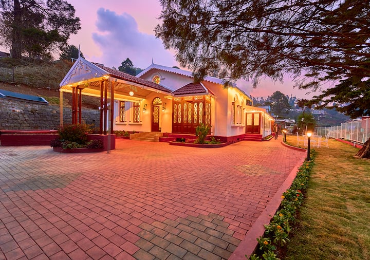 Charming Heritage Bungalow In Ooty Town - Ooty