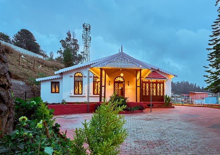 Charming Heritage Bungalow Stay Near Ooty Town - ウダガマンダラム