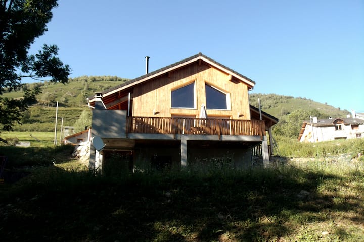 Magnifique Chalet à La Montagne - Orlu