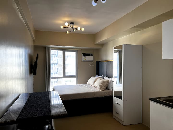 Pool View Condo - Iloilo City