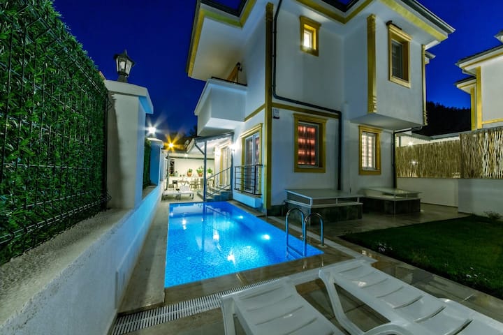 Marmaris Bölgesinde Villa Tatili - Akyaka